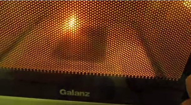 passport on fire - Le Chic Geek