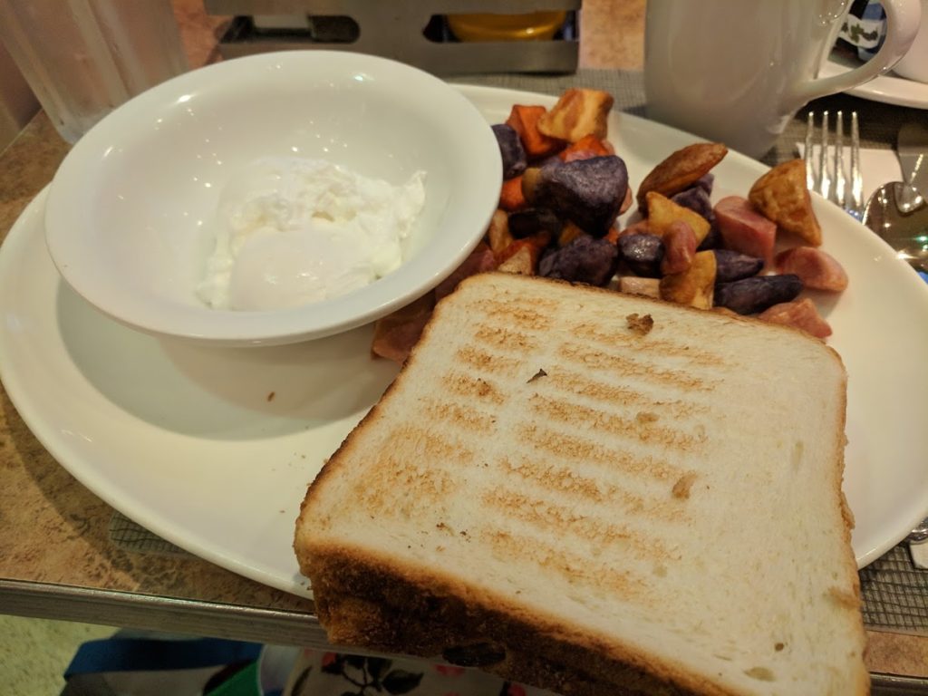 Where to Get Breakfast When Staying at Atlantis (Bahamas) - Le Chic Geek
